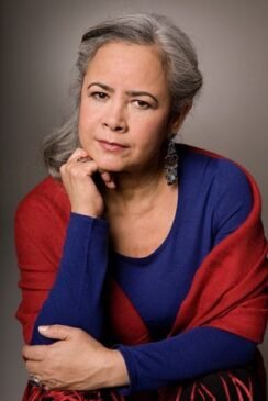 Esmeralda Santiago – Acclaimed Puerto Rican Author